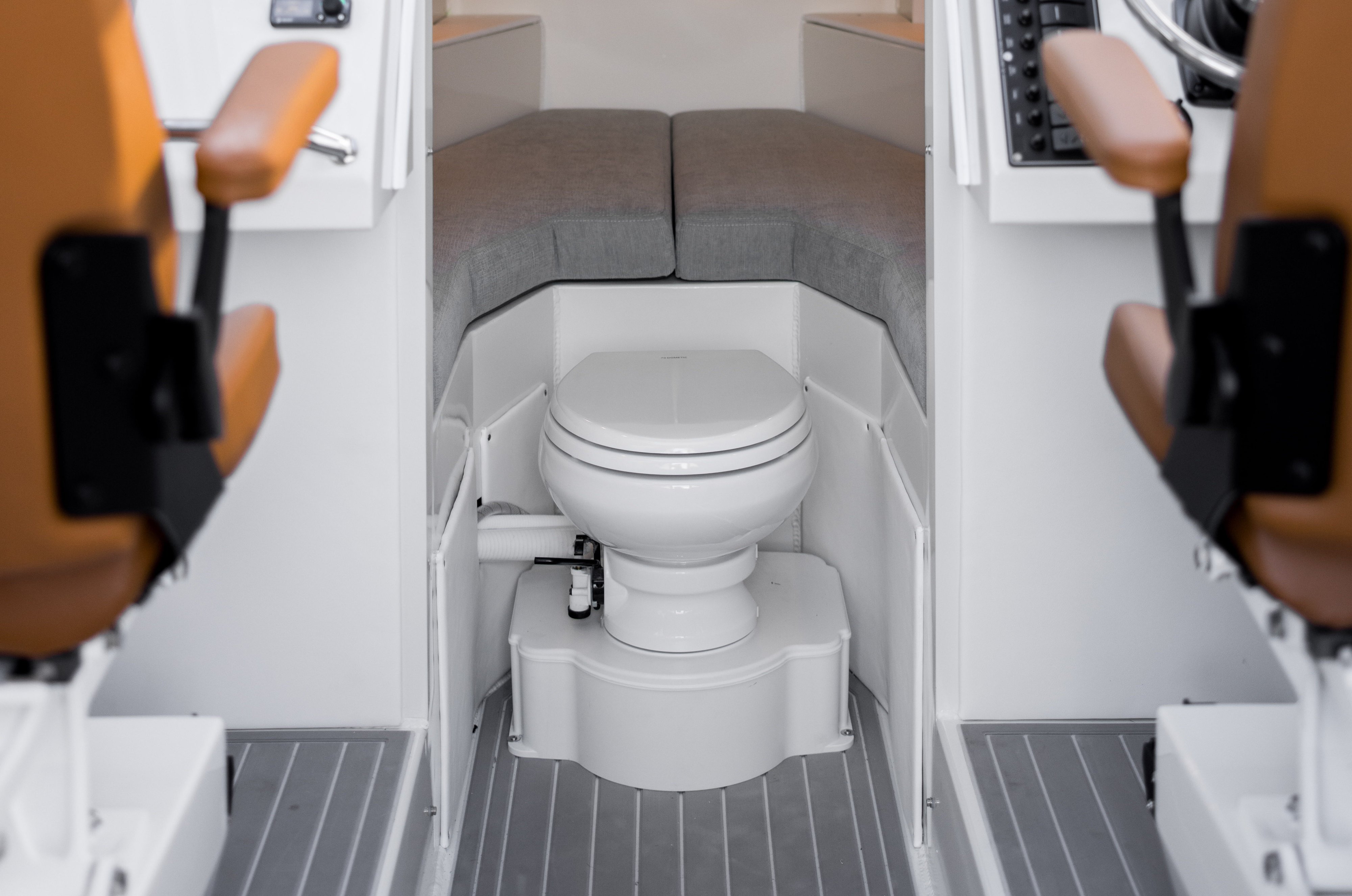 Jasper Marine | Defender 22 | Oaksmith Yachts