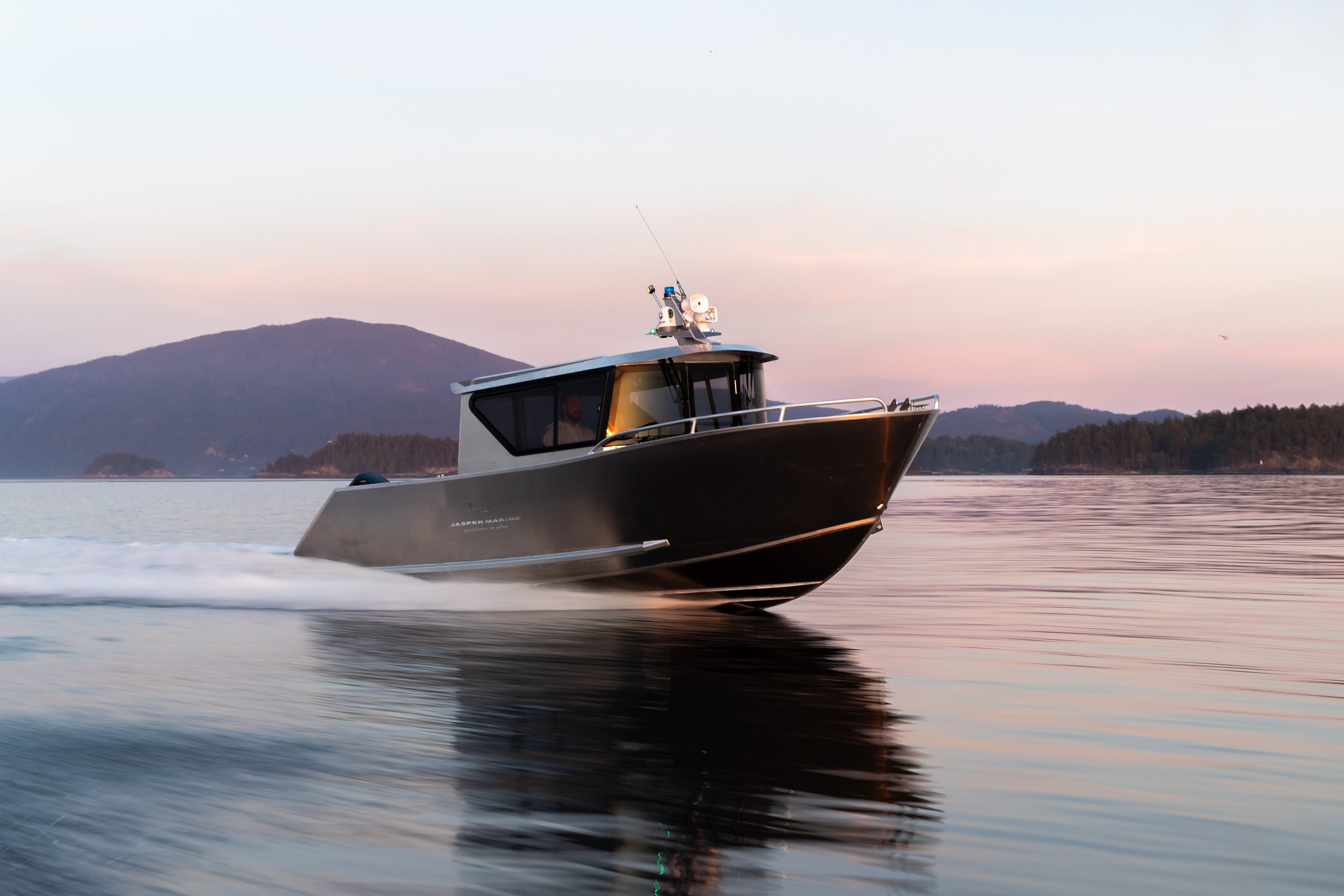 Jasper Marine | Defender 22 | Oaksmith Yachts