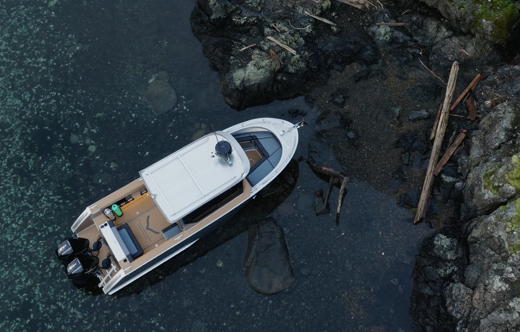 Jasper Marine | Defender 22 | Oaksmith Yachts